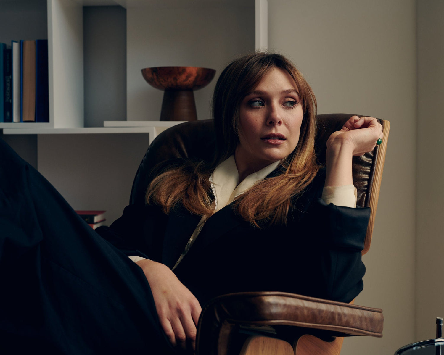 Elizabeth Olsen's Husband: Musician, Author, and Partner – Enlightnr