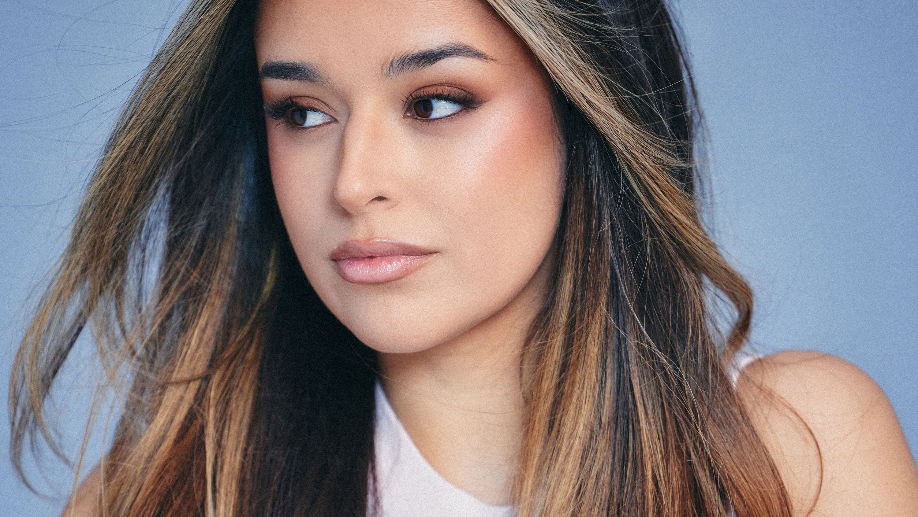 Marta Diaz: Spain's Top Influencer Conquers Social Media – Enlightnr